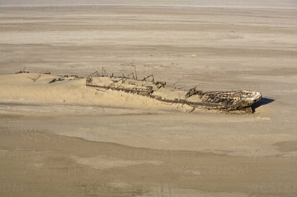 Eduard Bohlen: The Desert Shipwreck of Namibia’s Skeleton Coast ...